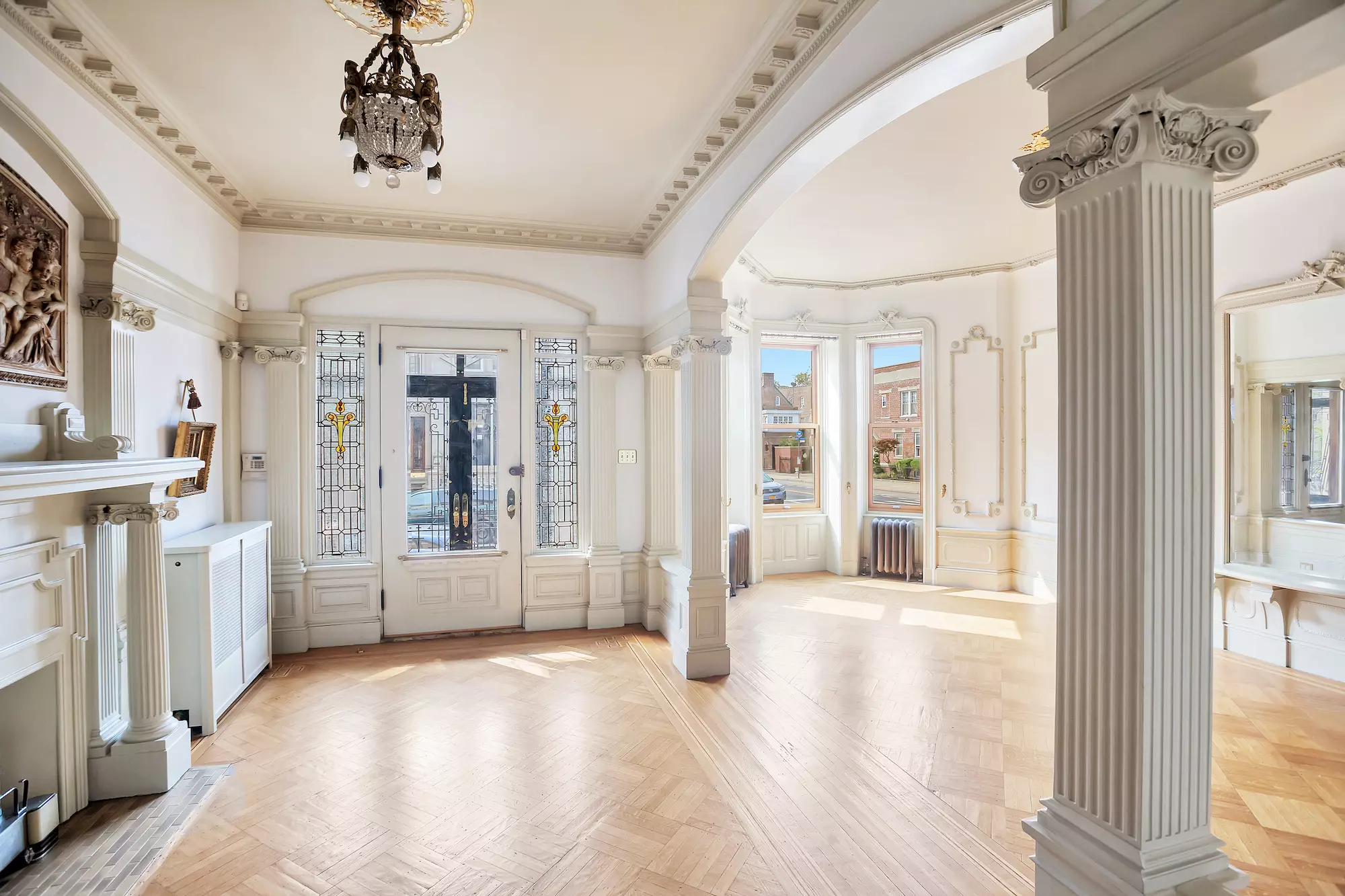 2.75 ລ້ານໂດລາ Prospect Lefferts Gardens mansion ກໍາລັງລົ້ນໄປດ້ວຍຄວາມອຸດົມສົມບູນກ່ອນສົງຄາມ 1378_1