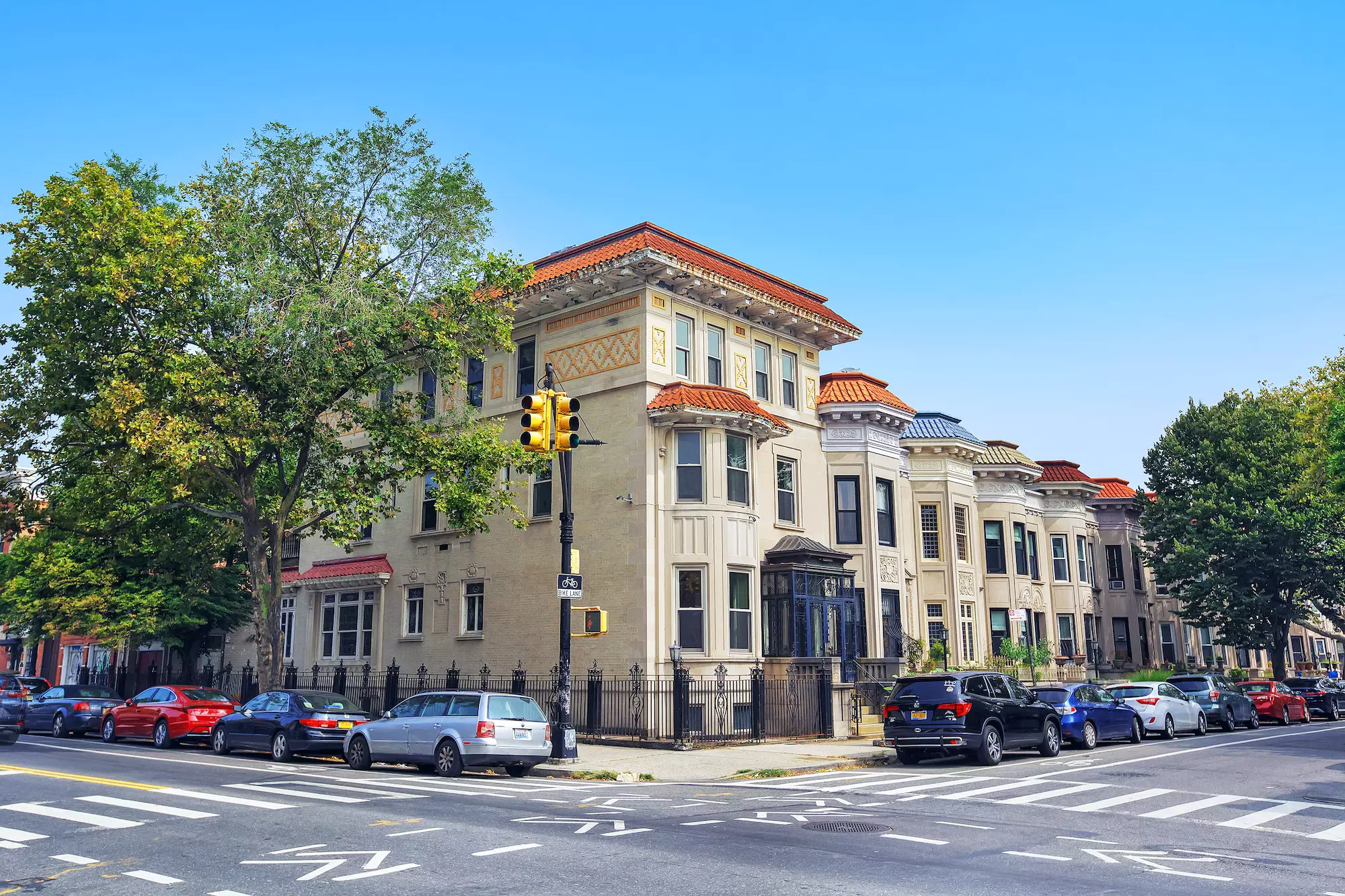 2.75 ລ້ານໂດລາ Prospect Lefferts Gardens mansion ກໍາລັງລົ້ນໄປດ້ວຍຄວາມອຸດົມສົມບູນກ່ອນສົງຄາມ 1378_2