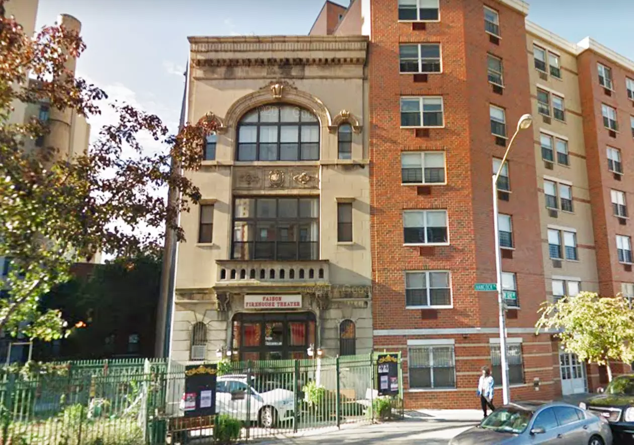 O histórico teatro de bombeiros do West Harlem está à venda por US $ 13 milhões como parte do lote de desenvolvimento 13875_1