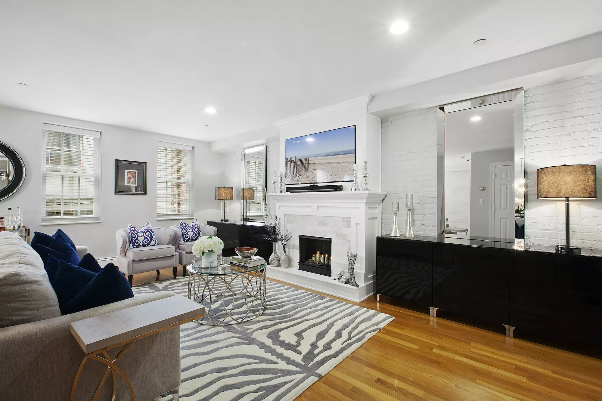 $1.58M Seaport duplex condo e moahong oa boraro oa khale ka ho fetisisa oa Manhattan 1394_2