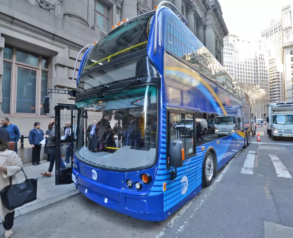 Нью-Йоркка ике катлы автобуслар килә