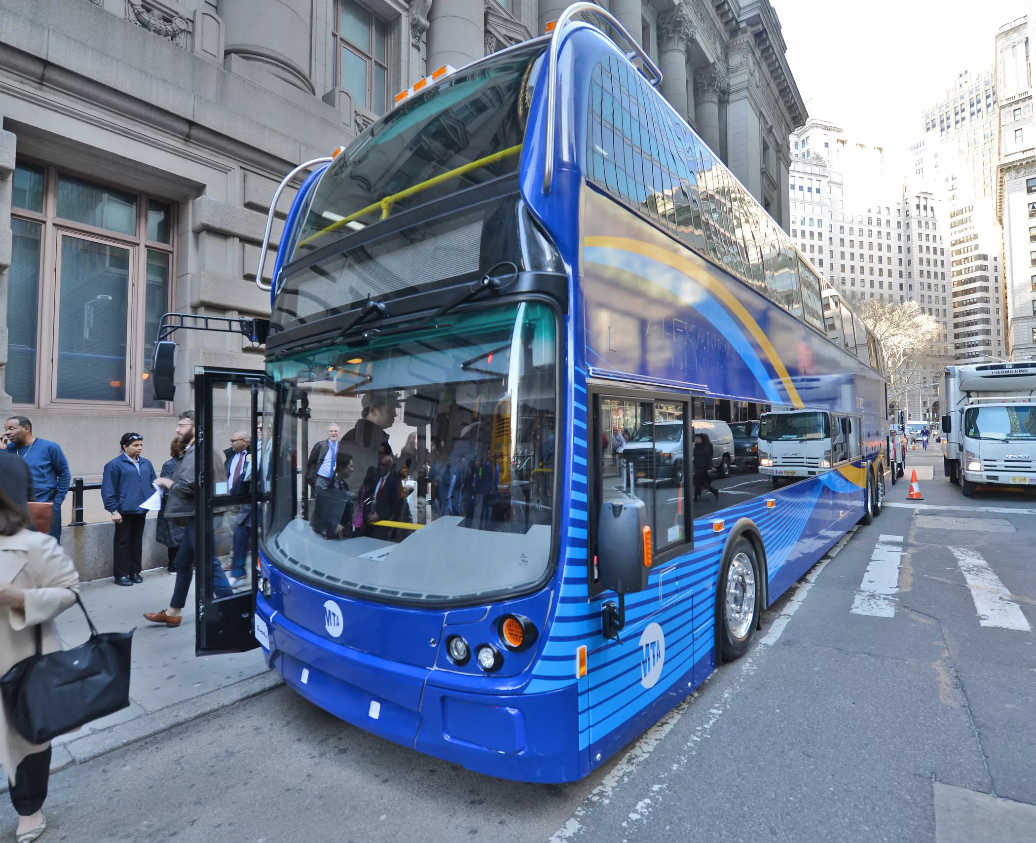 Gli autobus a due piani stanno arrivando a New York 13977_1