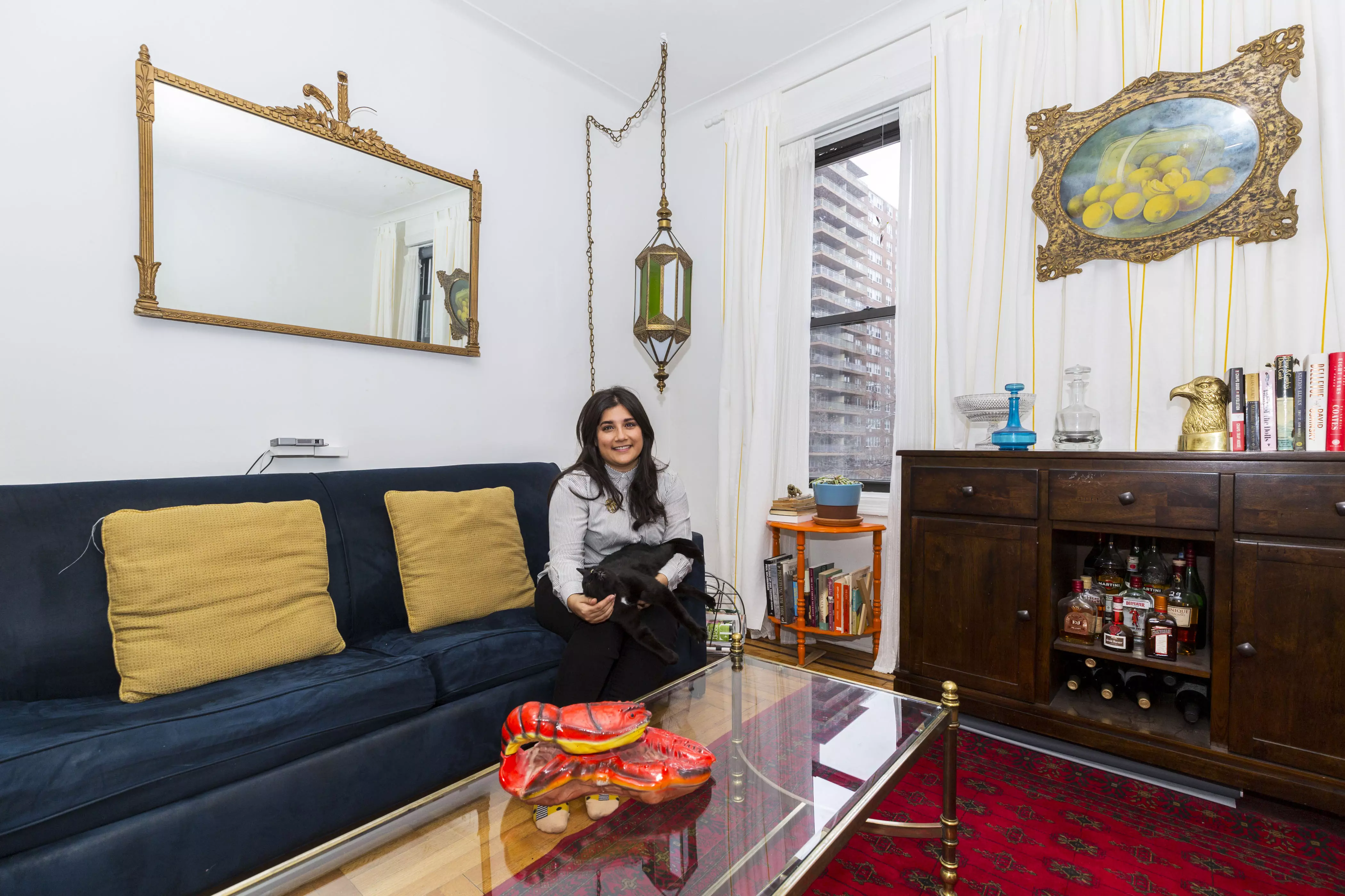Moje 1000 stóp kwadratowych: Konserwator Cristiana preferuje rodzinne pamiątki i antyki do swojego domu na Brooklynie 1399_1