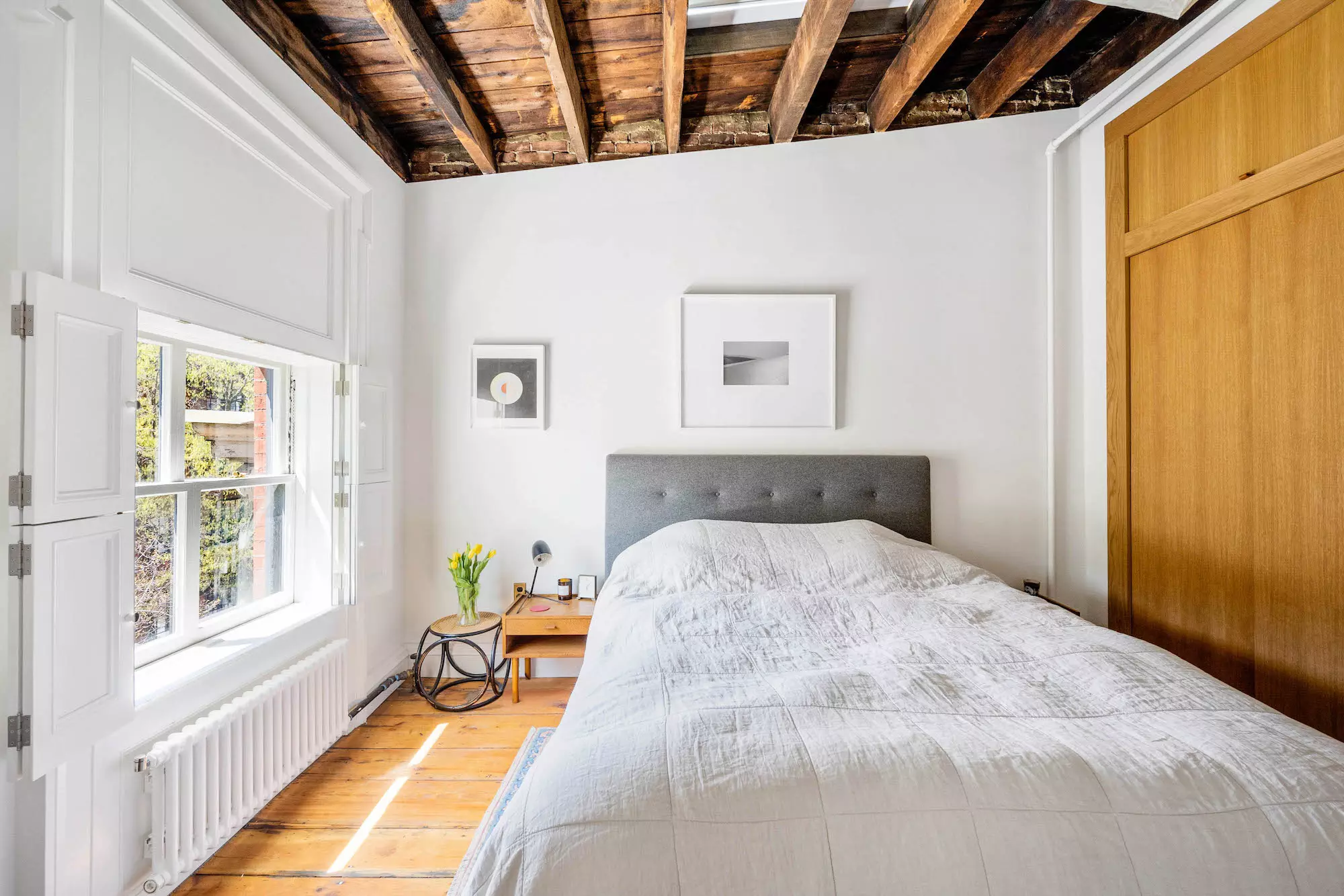 Alexander Skarsgård listar sin East Village co-op på översta våningen för $2,6 miljoner 13_10