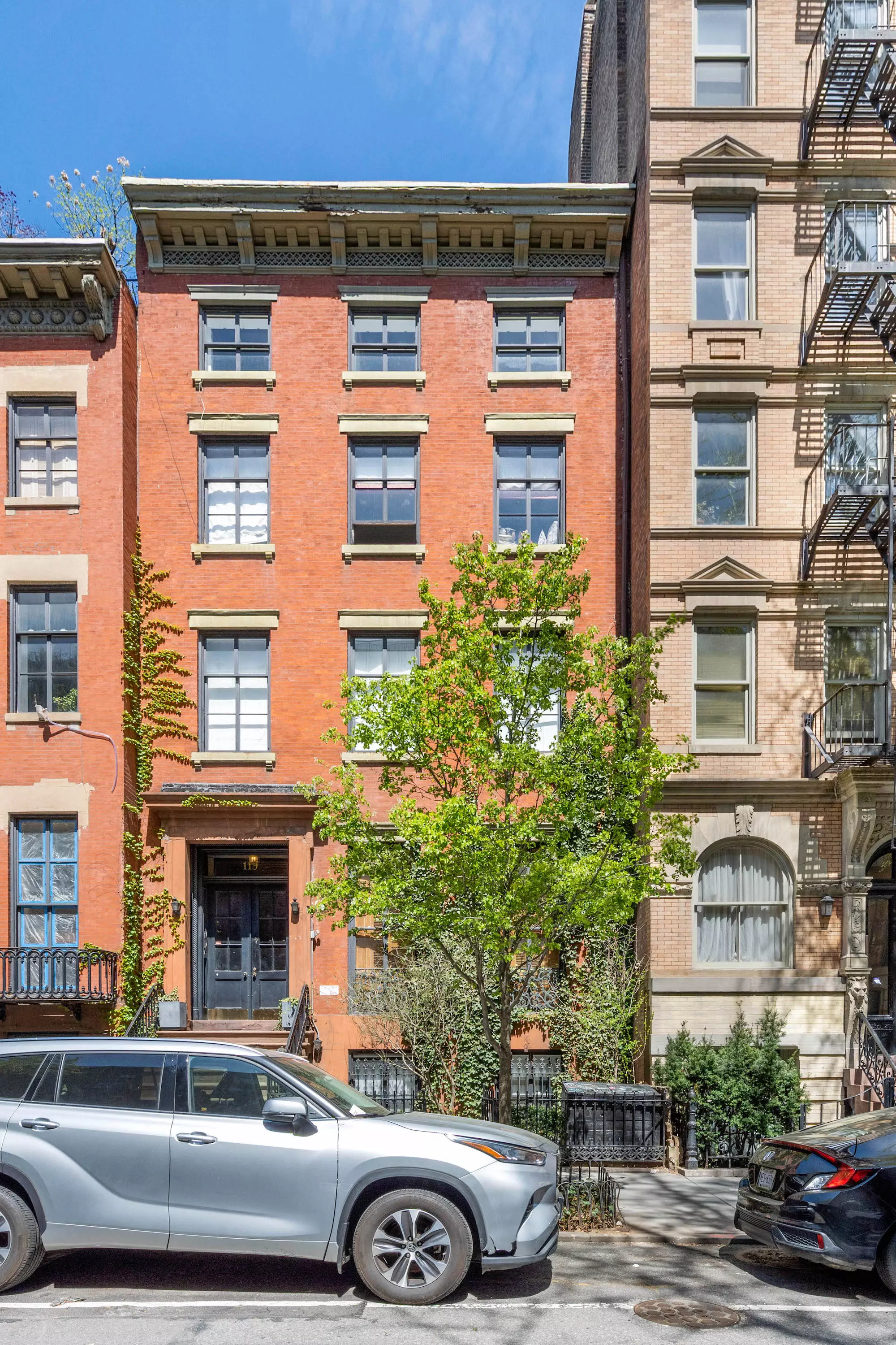 Александър Скарсгард изброява своята кооперация на последния етаж в East Village за 2,6 милиона долара 13_11