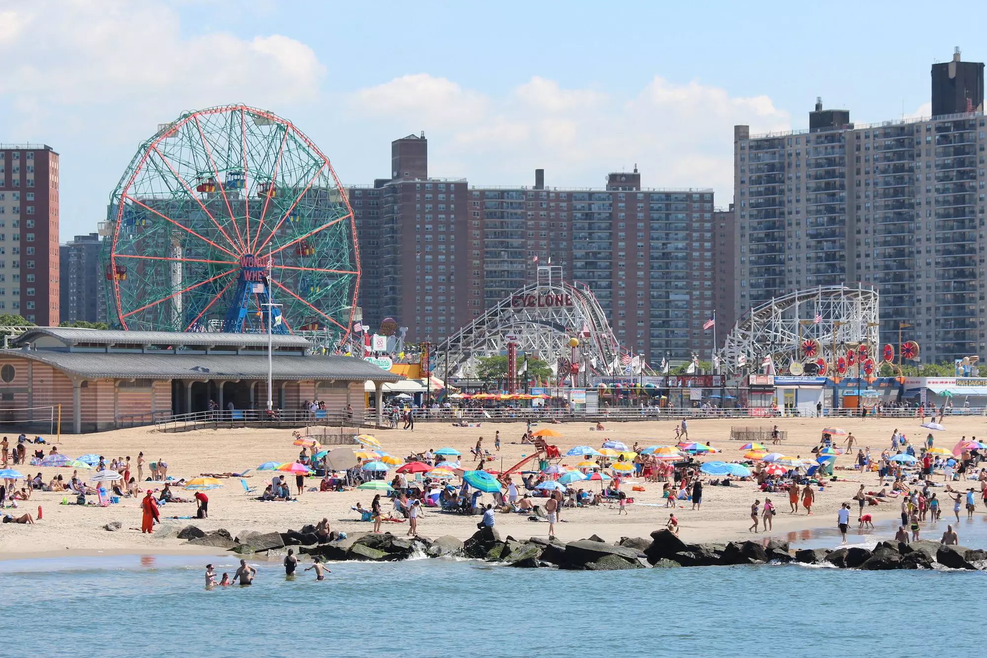 Coney Island Luna Park tiks atvērts šajā nedēļas nogalē 1400_1