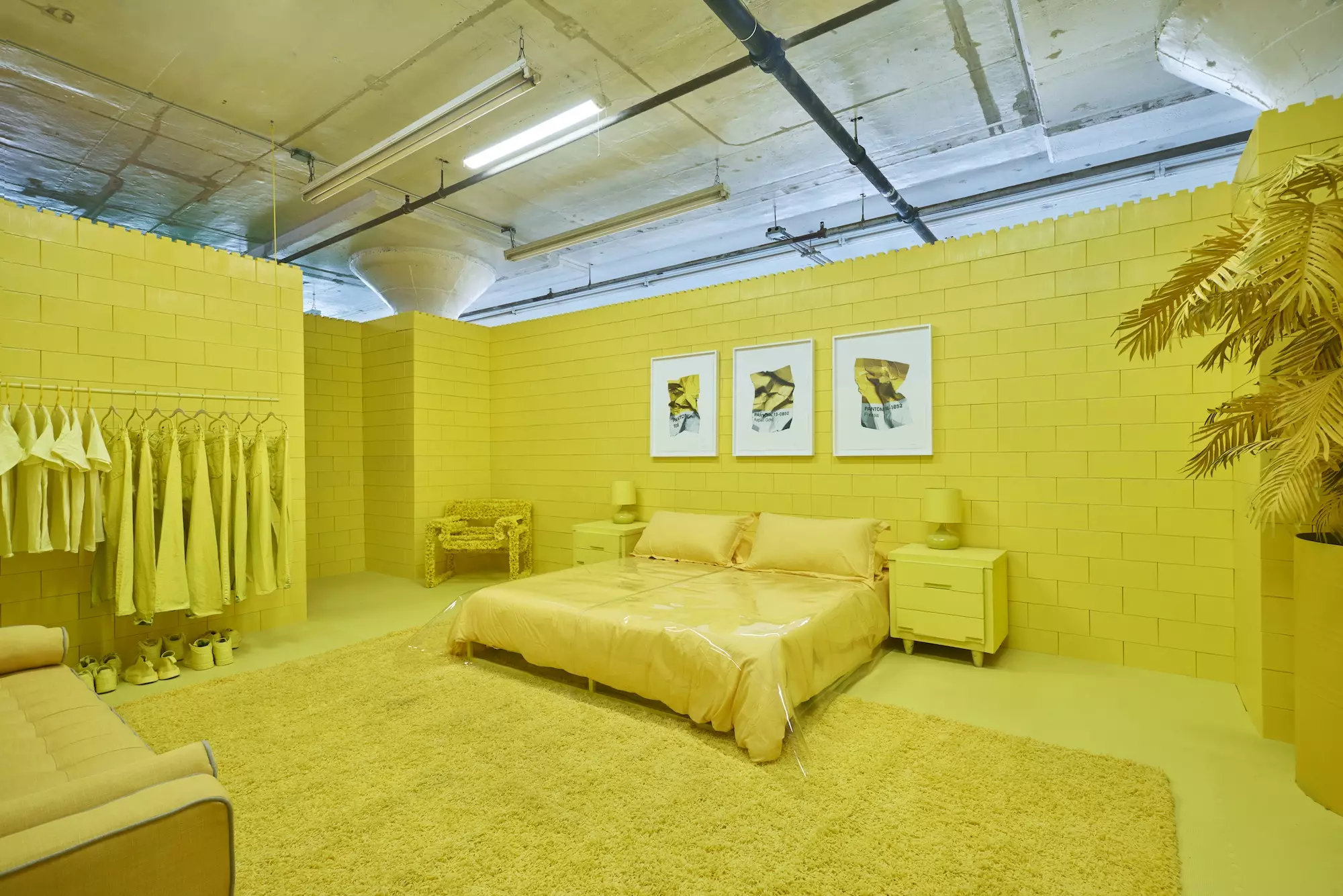 Faça um tour pelos quartos 'MONOCHROME' do artista Cj Hendry em um armazém do Brooklyn 14224_7