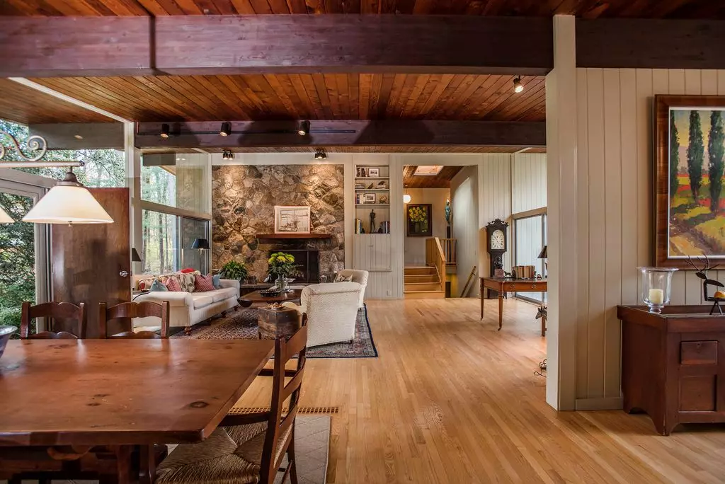 Éljen egy klasszikus századközép modern otthonban három hektáros területen Új-Kánaánban 1,5 millió dollárért 14278_4
