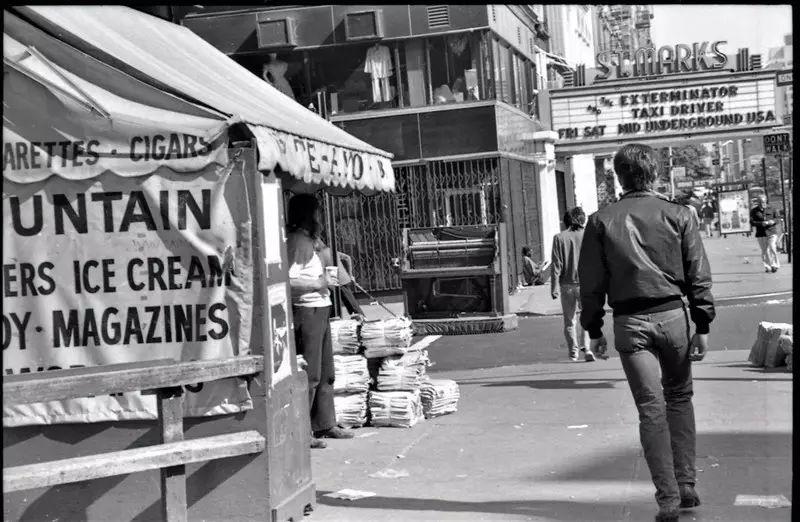 Carole Teller's 'Changing New York' weghaara mgbanwe obodo ahụ na narị afọ nke 20. 14363_9