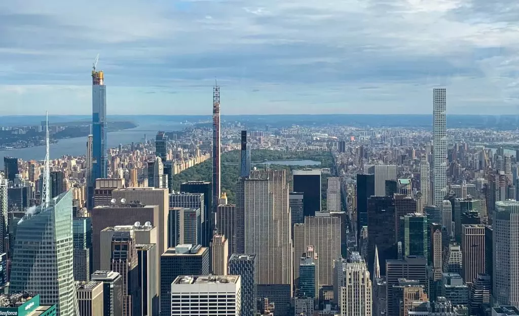 NYC भवन मालिकहरूको समूहले ग्रीनहाउस ग्यास उत्सर्जन क्यापको लागि शहरमा मुद्दा हाल्छन्