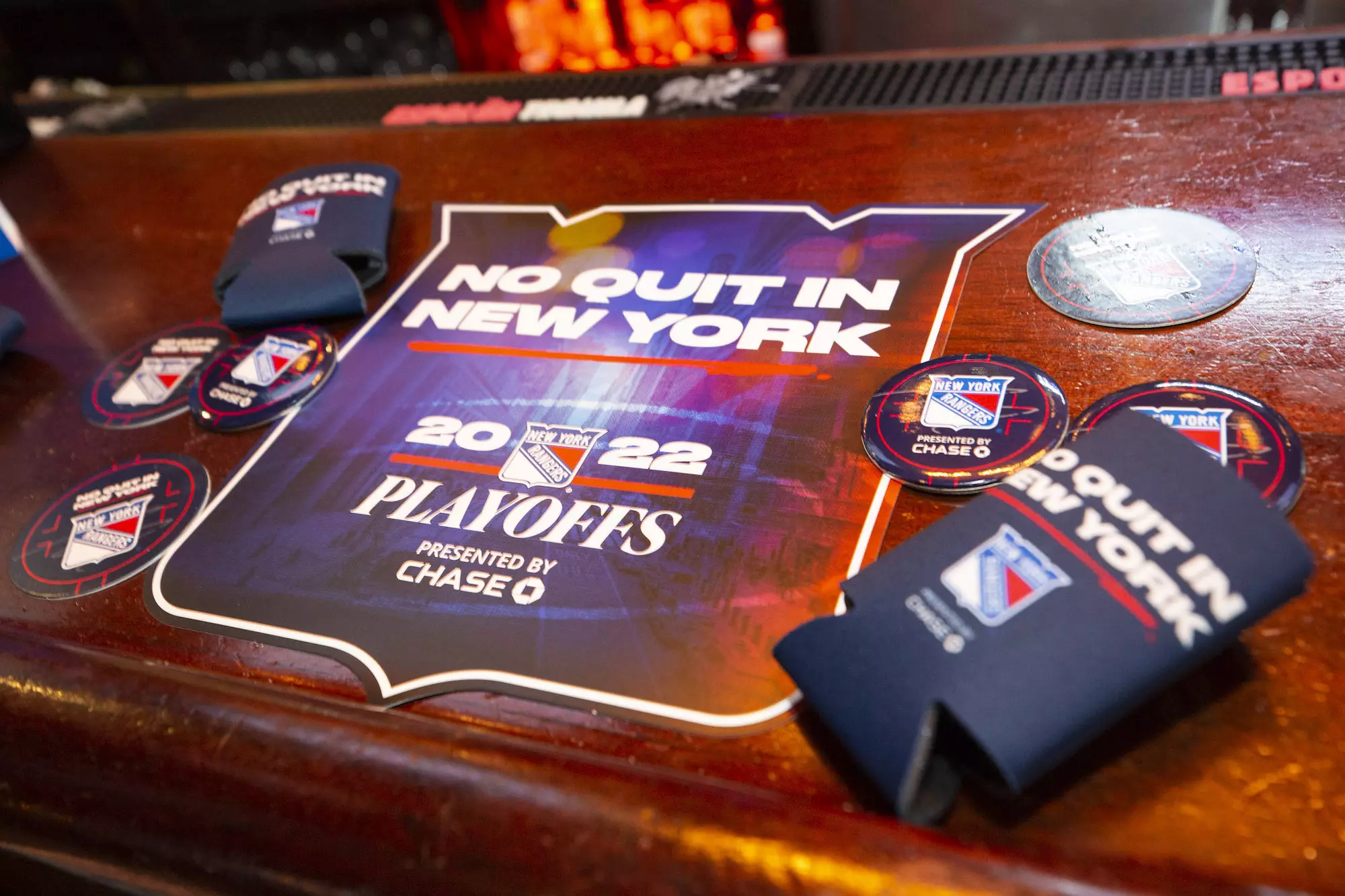 Kæmpe 'No Quit In New York'-bogstaver dukker op over hele NYC for at vise støtte til Rangers-slutspillet 144300_4