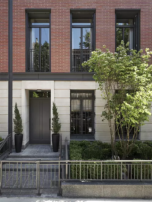 Townhouse 2.0: gli sviluppatori di New York reinterpretano la casa unifamiliare per la vita in condominio 14542_11