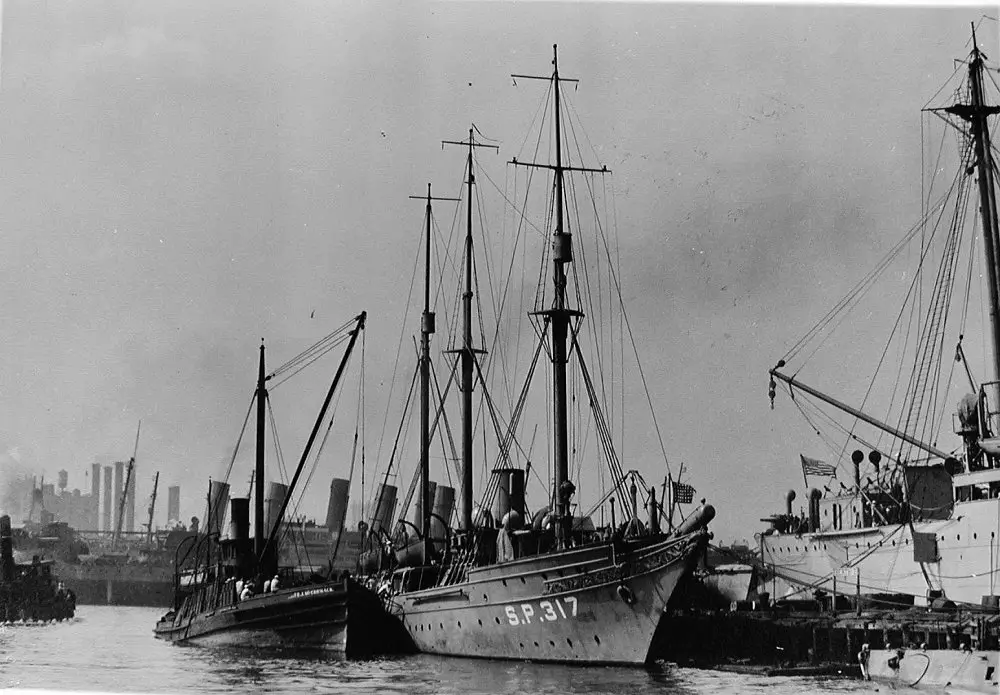 10 panggonan sing ana hubungane karo sejarah maritim New York City 146_3