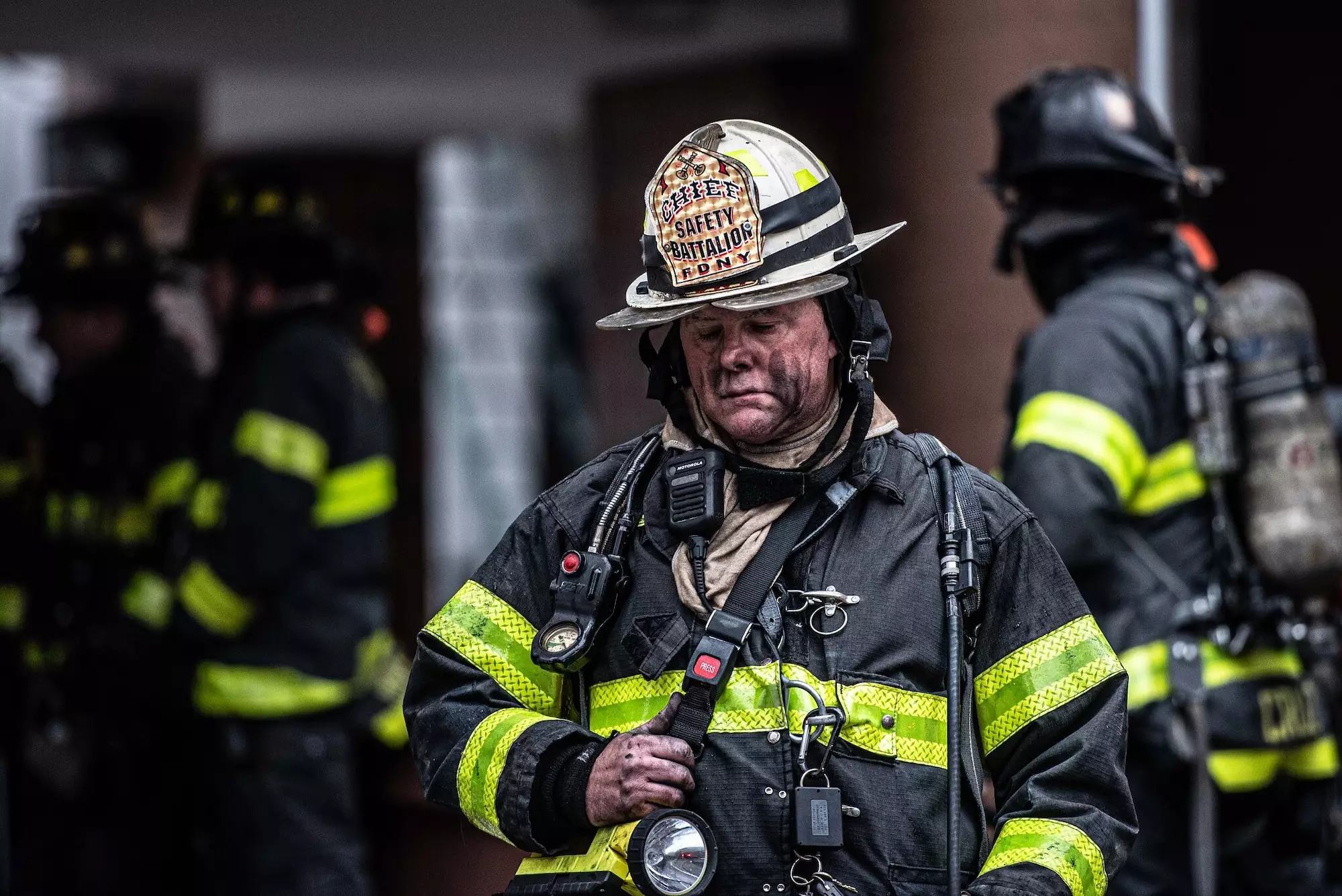 Lệnh mới từ Adams tăng cường kiểm tra an toàn phòng cháy chữa cháy tại các tòa nhà dân cư sau vụ hỏa hoạn chết người ở Bronx 1473_1
