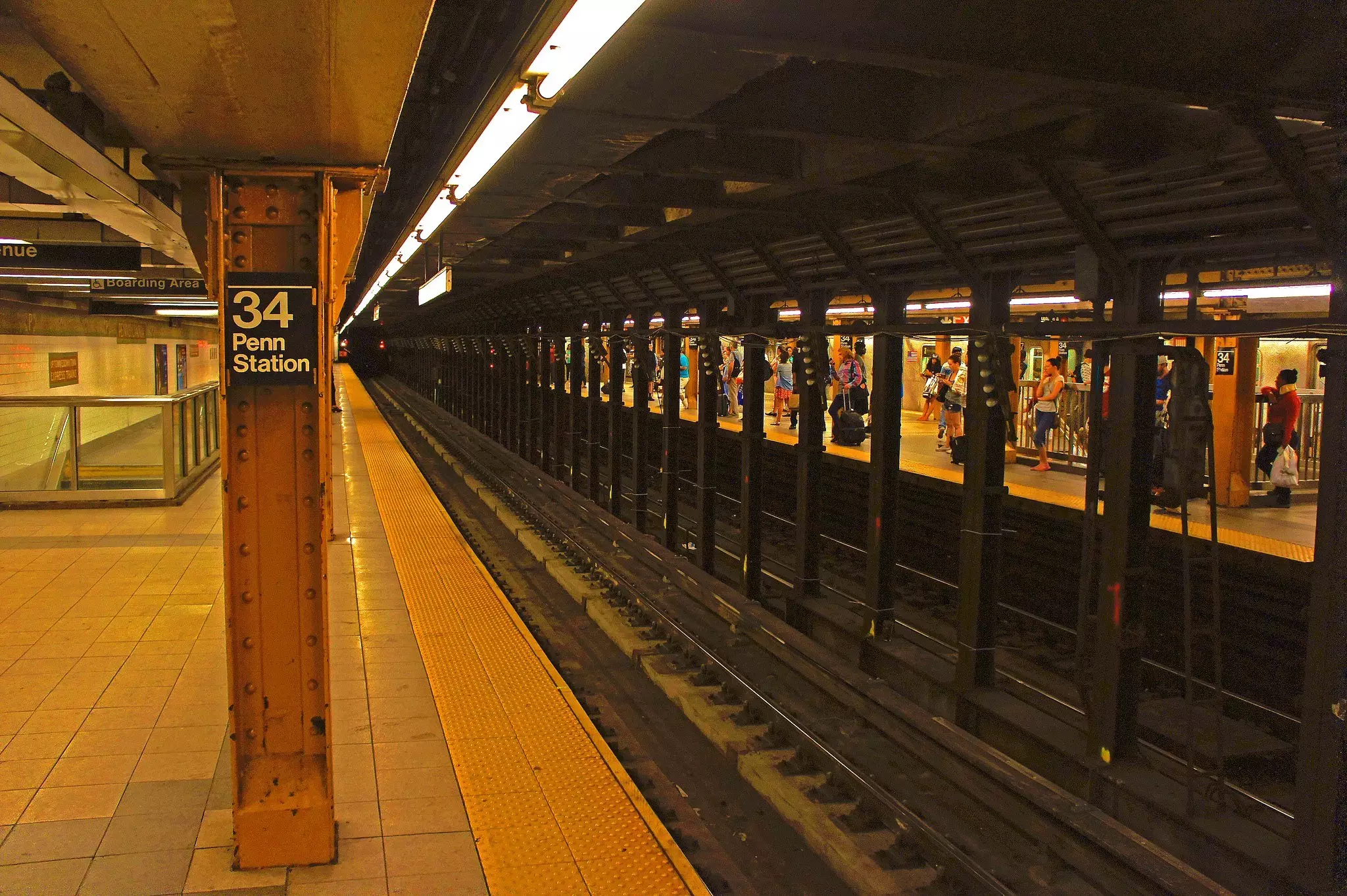 MTA səkkiz metro stansiyası üçün kosmetik təkmilləşdirmələrə 200 milyon dollardan çox icazə verib 14744_1