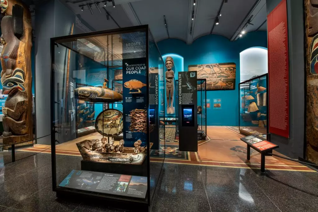 AMNH atjaunotajā Ziemeļrietumu krasta zālē ir eksponāti, kurus kurējušas pamatiedzīvotāju kopienas 148_5