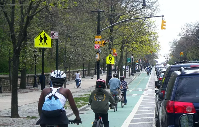 Primele piste de biciclete transversale din New York propuse pentru Midtown 15189_1
