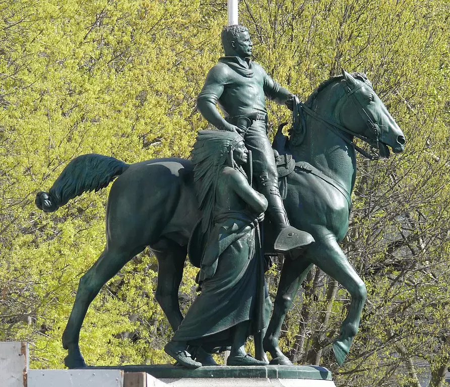 La ville décide de conserver la statue controversée de Christophe Colomb 15258_2