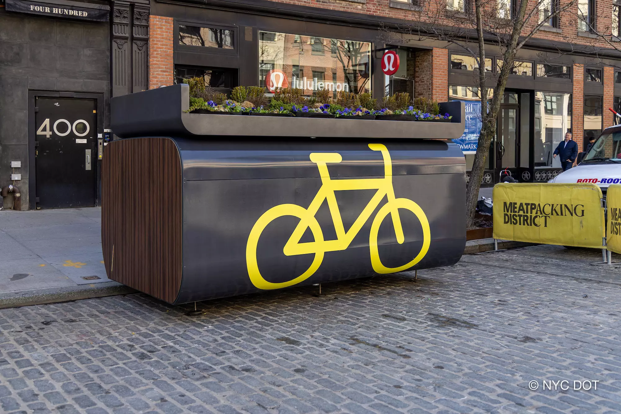 Η NYC θα αναπτύξει ασφαλείς θέσεις στάθμευσης ποδηλάτων σε πέντε σημεία ποδηλασίας με μεγάλη κίνηση 1526_1