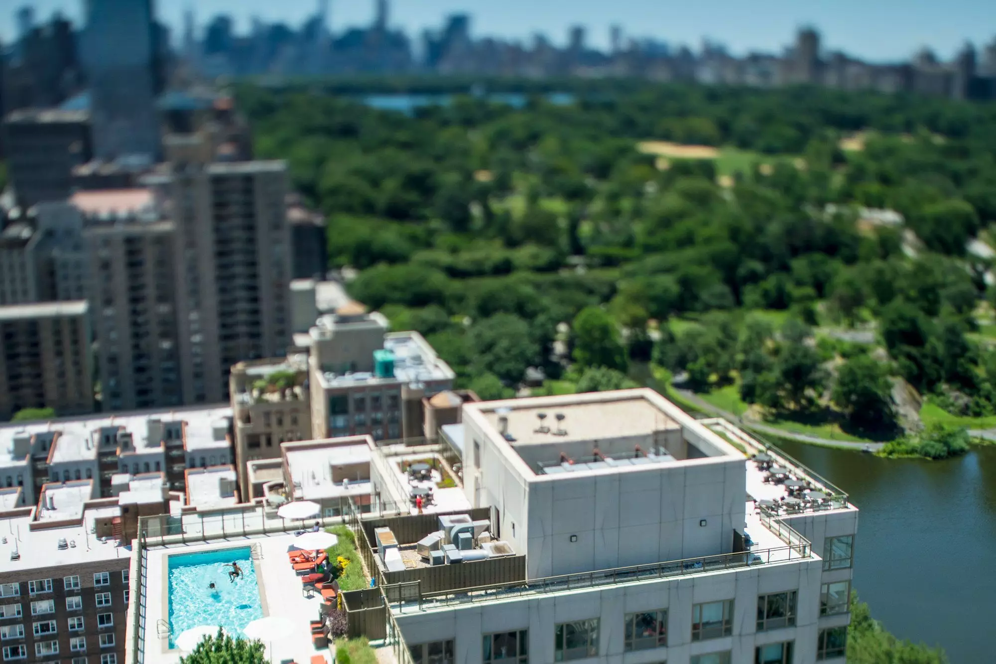 Њујорк со големина, Џаспер Леонард, фотографија со навалување, воздушна фотографија во Њујорк