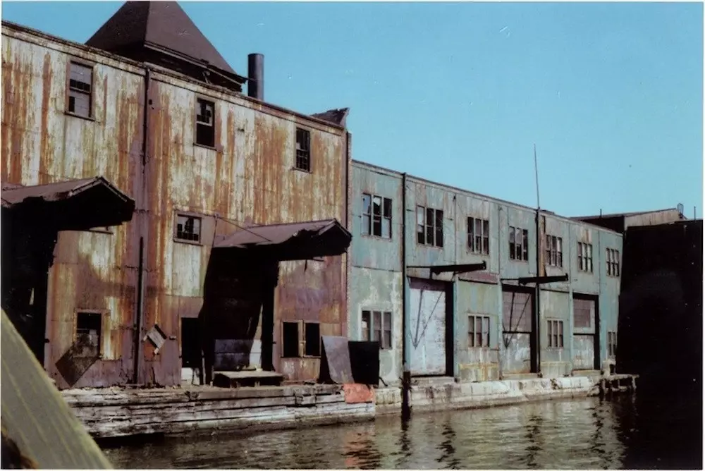 Lentja Urbane: Braktisja dhe kalbja përgjatë ujore të fshatit Greenwich të viteve 1970 15402_1