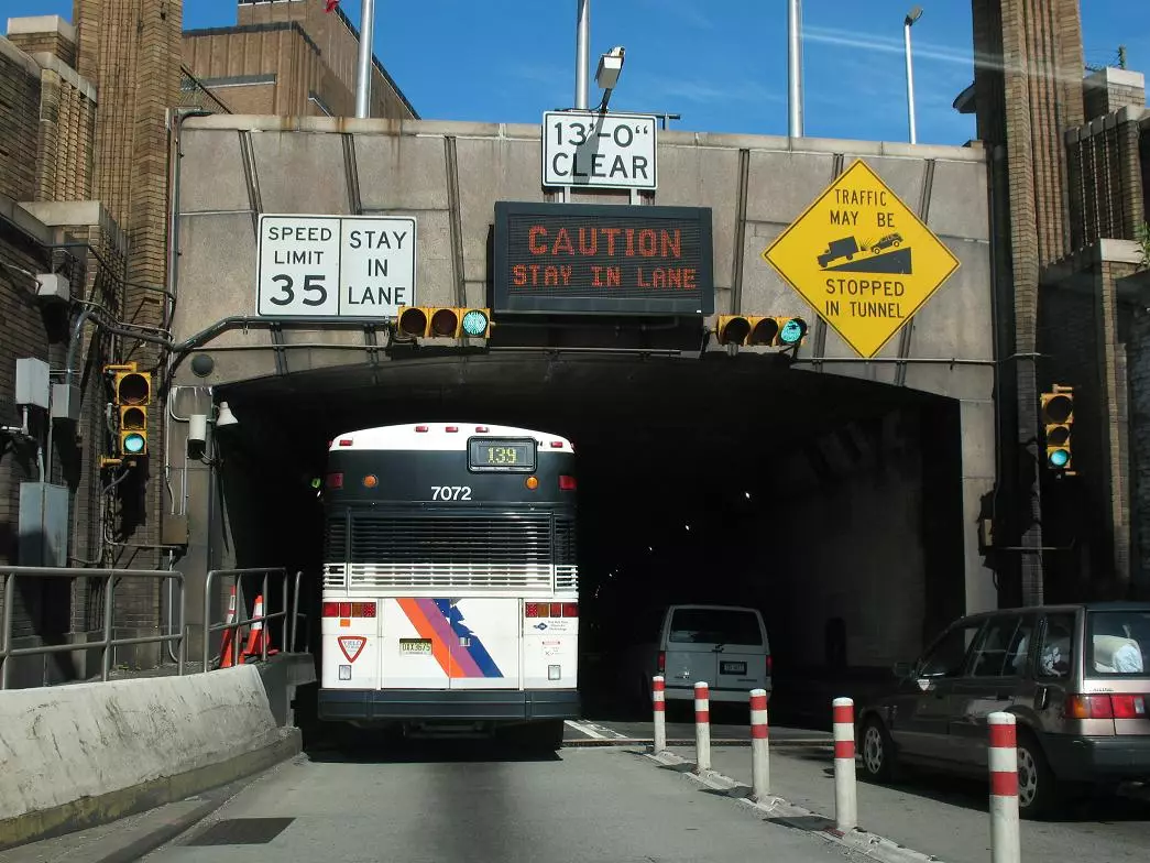 Šajā dienā 1937. gadā satiksmei tika atvērts Linkolna tunelis 15459_1