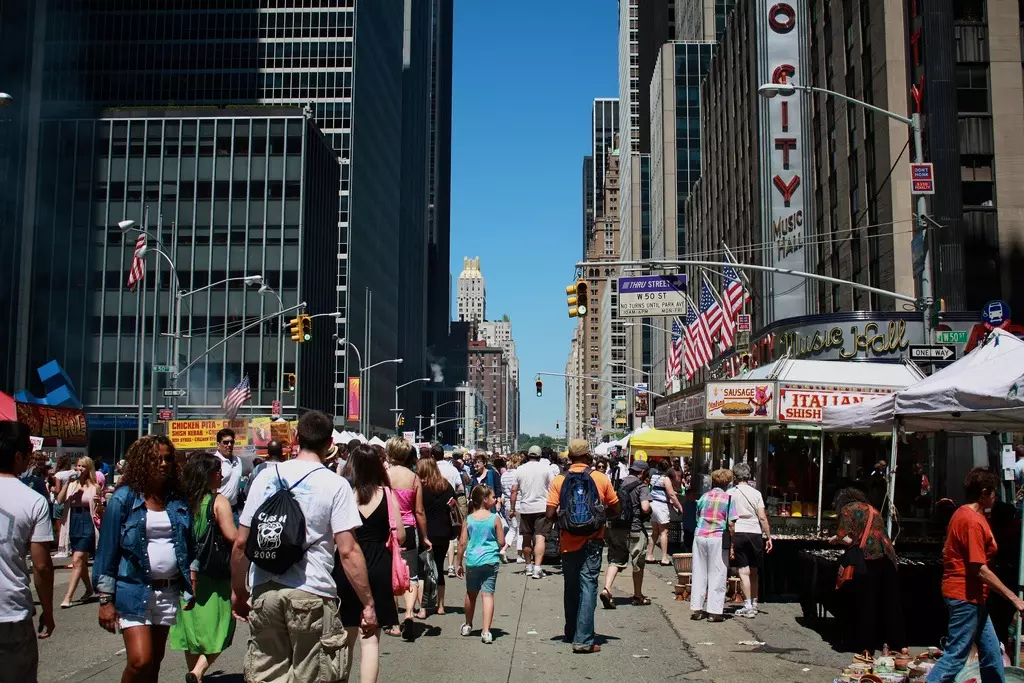 De Blasio sẽ mở rộng chính sách hạn chế số lượng hội chợ đường phố ở NYC vào năm tới 15720_1