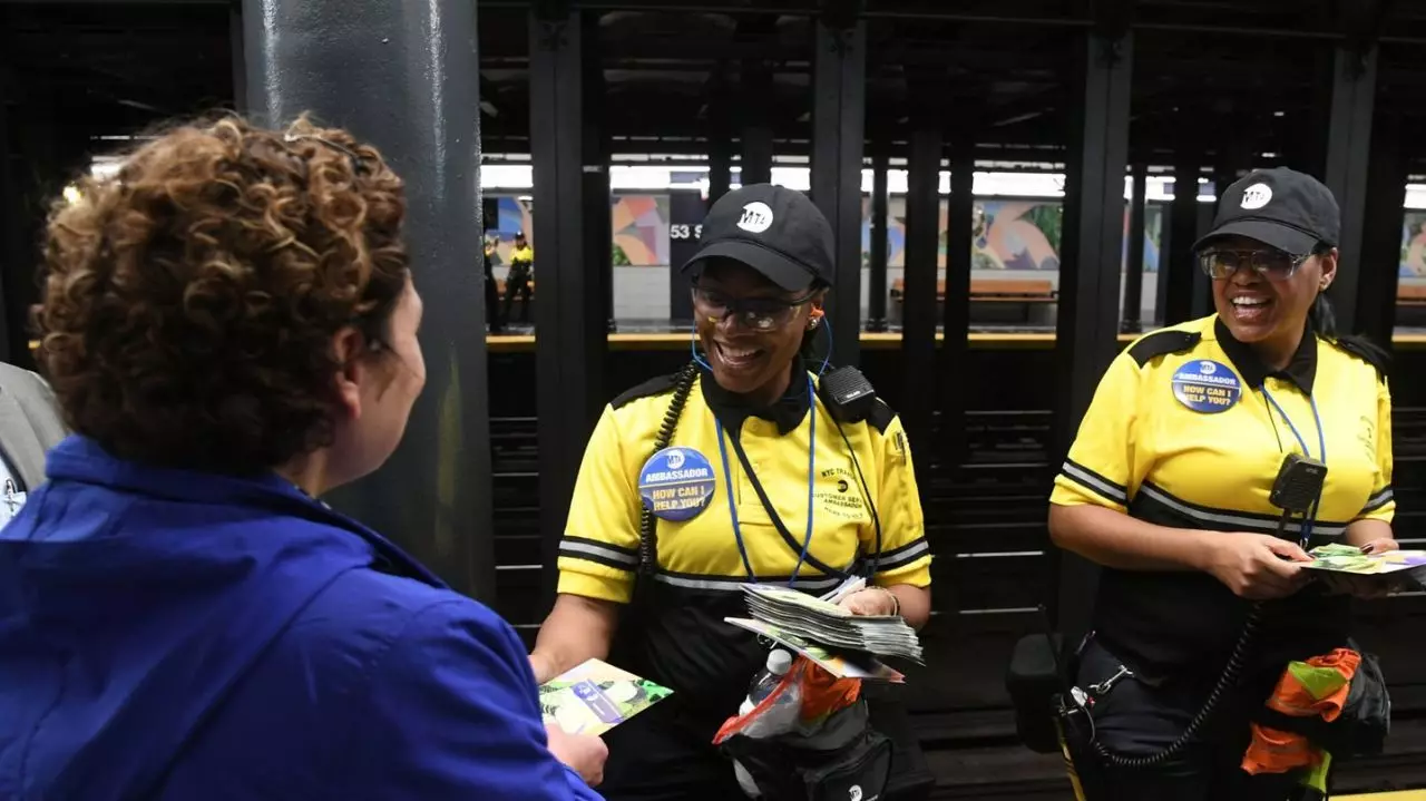 यात्रियों को मेट्रो में नेविगेट करने में मदद करने के लिए एमटीए 'ग्राहक सेवा एंबेसडर' पेश करेगा 15897_1