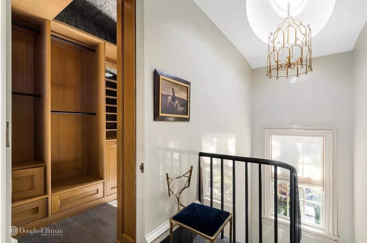 La casa adosada de West Village de Courtney Love se alquila por $ 11.25 millones después de un cambio de imagen elegante 15937_12
