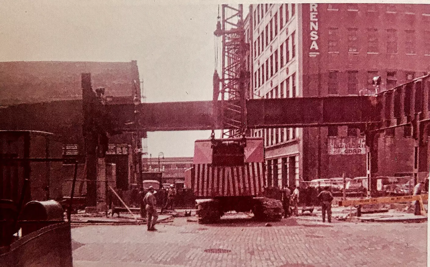 Rare foto della demolizione della High Line negli anni '60 raccontano la storia di un West Village che cambia 16166_2