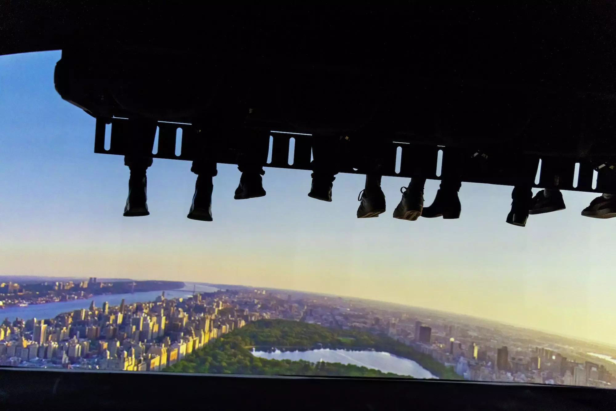 NYC'nin ilk 'uçan tiyatrosu' RiseNY Times Meydanı'nda açılıyor 1617_1