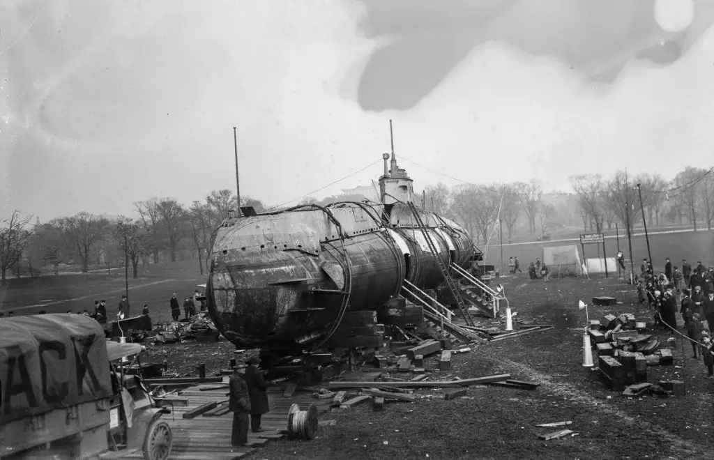 1917-ci ildə Alman U-Boat sualtı qayığı Mərkəzi Parkda sona çatdı