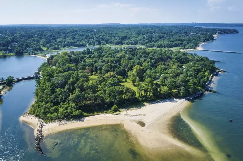 För $125 miljoner kan du äga denna 46-acre North Shore Island-förening 16280_1
