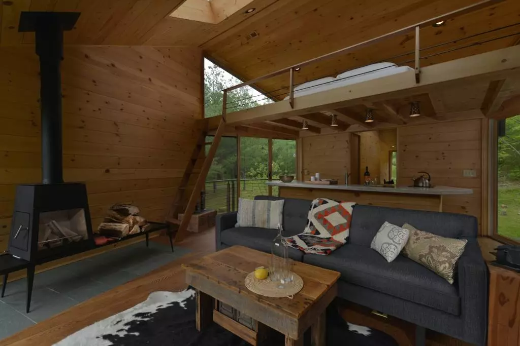 Antony Gibbon, catskills treehouse, airbnb, treehouse holiday catskills, woodstock
