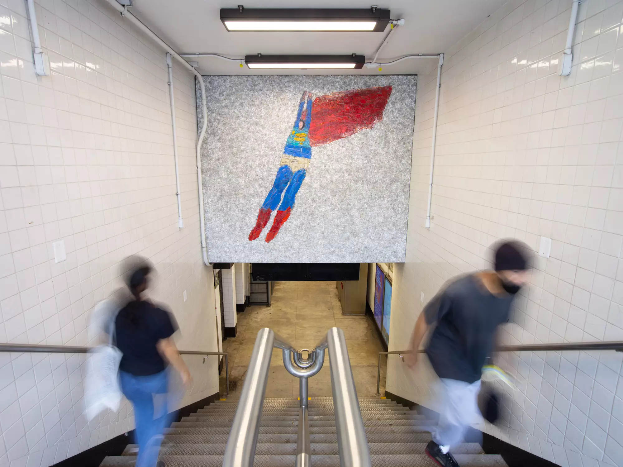 MTA dévoile de nouvelles mosaïques de métro colorées aux gares de Bedford et de la 1ère Avenue L 1635_14