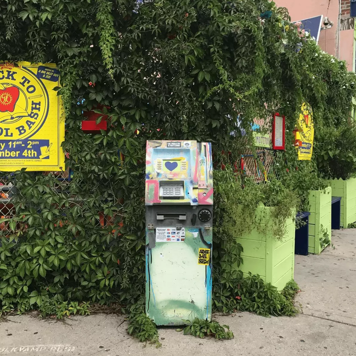 မြို့ပြမှန်ဘီလူး- NYC ၏ ပျောက်ကွယ်သွားသော ATM စက်များကို မှတ်တမ်းတင်ခြင်း။ 16396_9