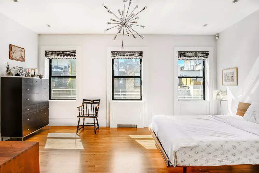 3,65 millió dollárért egy Upper West Side-i barnakő duplex a földszinten a vendégek számára 16420_8