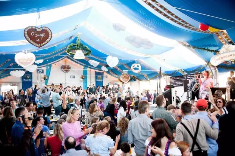 oktoberfest, Mynih në lumë, oktoberfest nyc