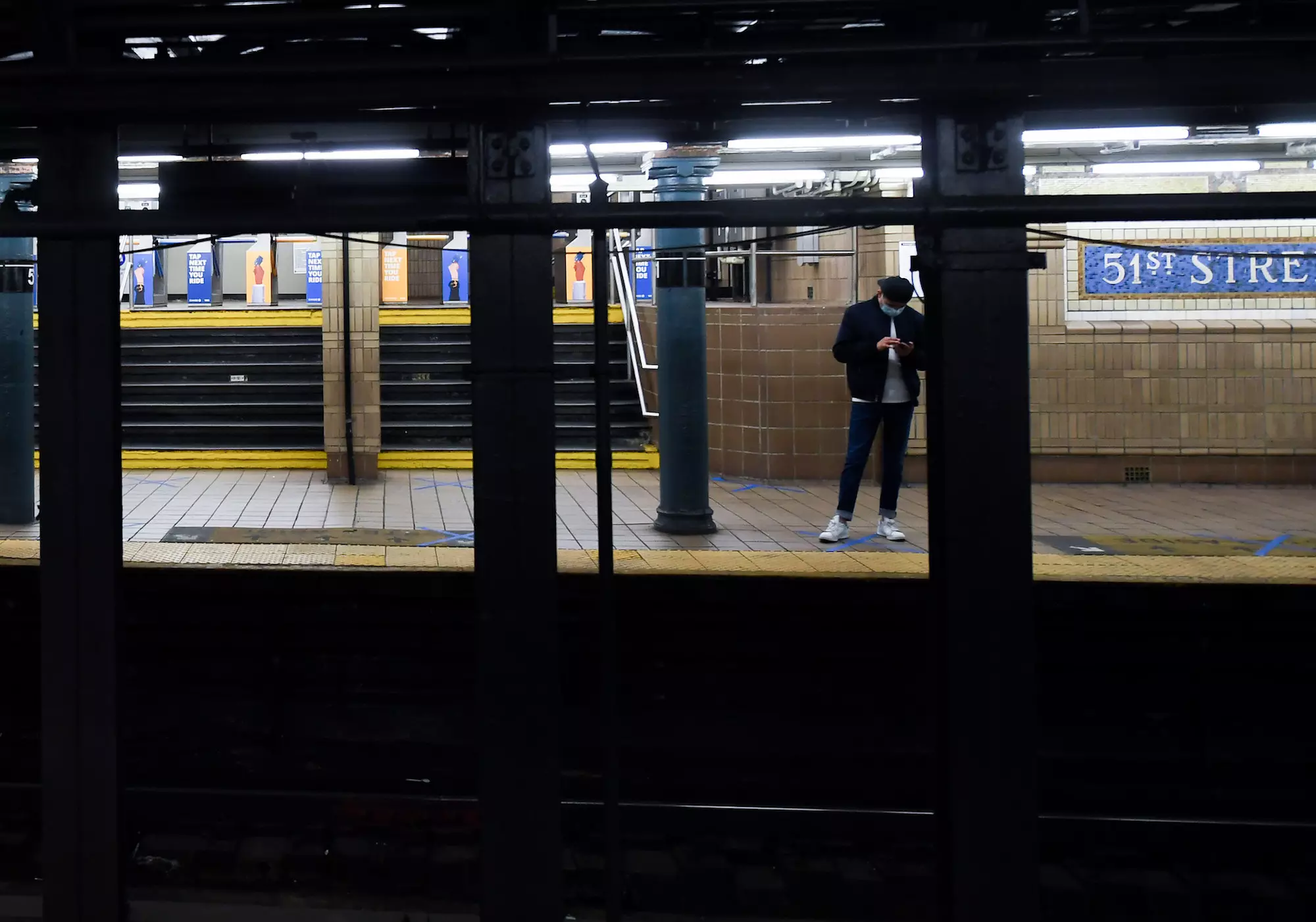 MTA ji bo ceribandina astengên platformê li 3 stasyonên Manhattan û Queens 1687_1
