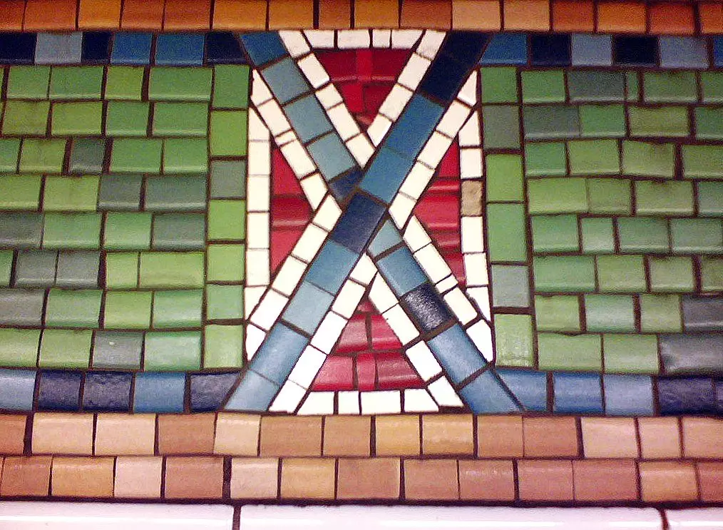 MTA za ta 'gyara' mosaics na jirgin karkashin kasa na Times Square wanda yayi kama da tutar Confederate 16938_1
