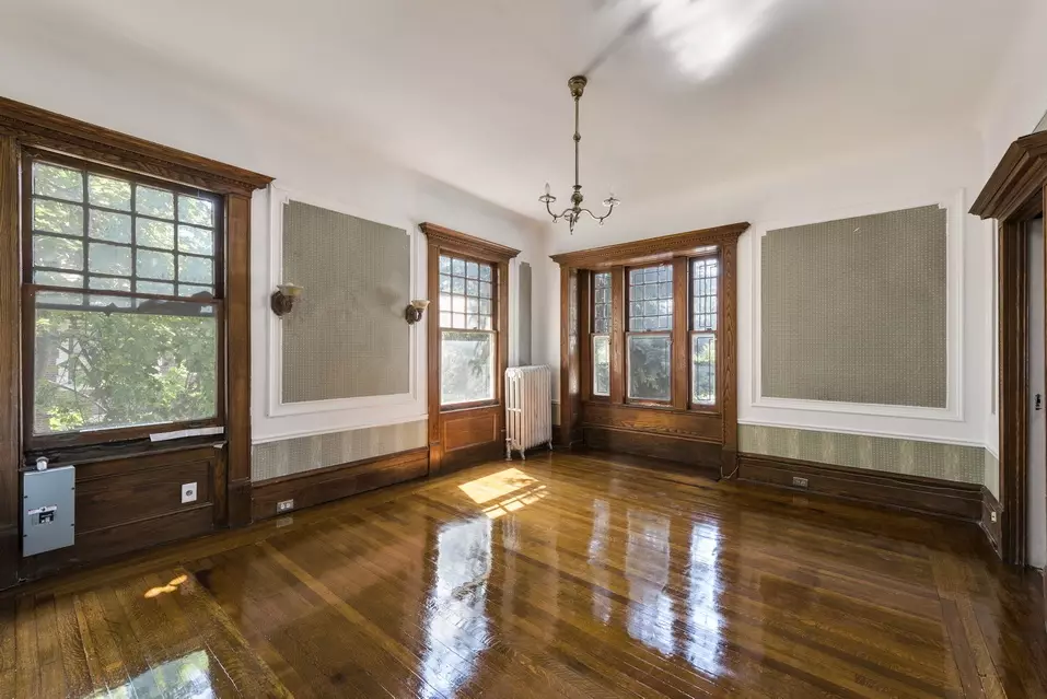 1305 Albermarle Road, Prospect Park South, Michelle Williams, Brooklyn, Brooklyn Townhouse, Historic Home, Townhouses, Record Prices Brooklyn, listings cool
