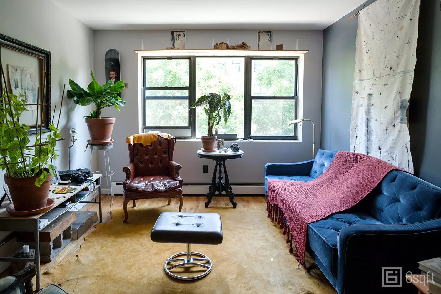 Mis 900 pies cuadrados: un diseñador de interiores llena su casa Bed-Stuy con objetos raros extraídos de la calle 17135_2