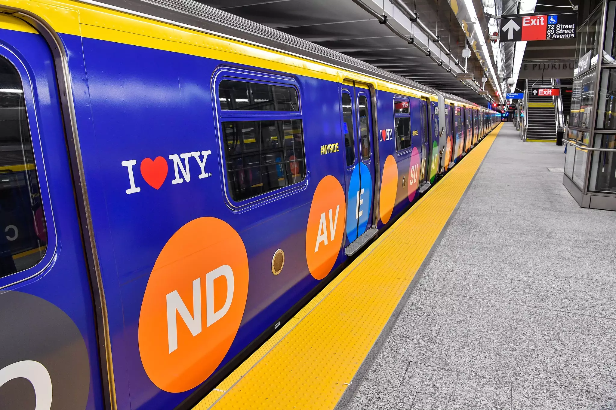 Członkowie zarządu MTA dążą do zakończenia rutynowych podwyżek opłat za bilety, rozważają sprzedaż praw do nazw stacji metra 17195_1