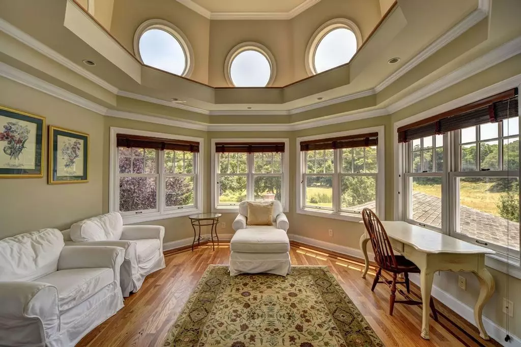 'Hercules' မင်းသား Kevin Sorbo သည် သူ၏ ဧရာမ Hamptons အိမ်ခြံမြေ စျေးကို $6.5M ထိ ဖြတ်တောက်လိုက်သည်။ 17205_12