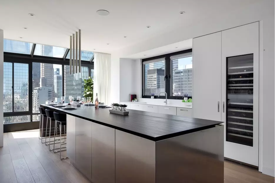 Rosie O'Donnell 斥资 800 万美元购买了一套时髦的 Midtown East 顶层公寓 17335_5