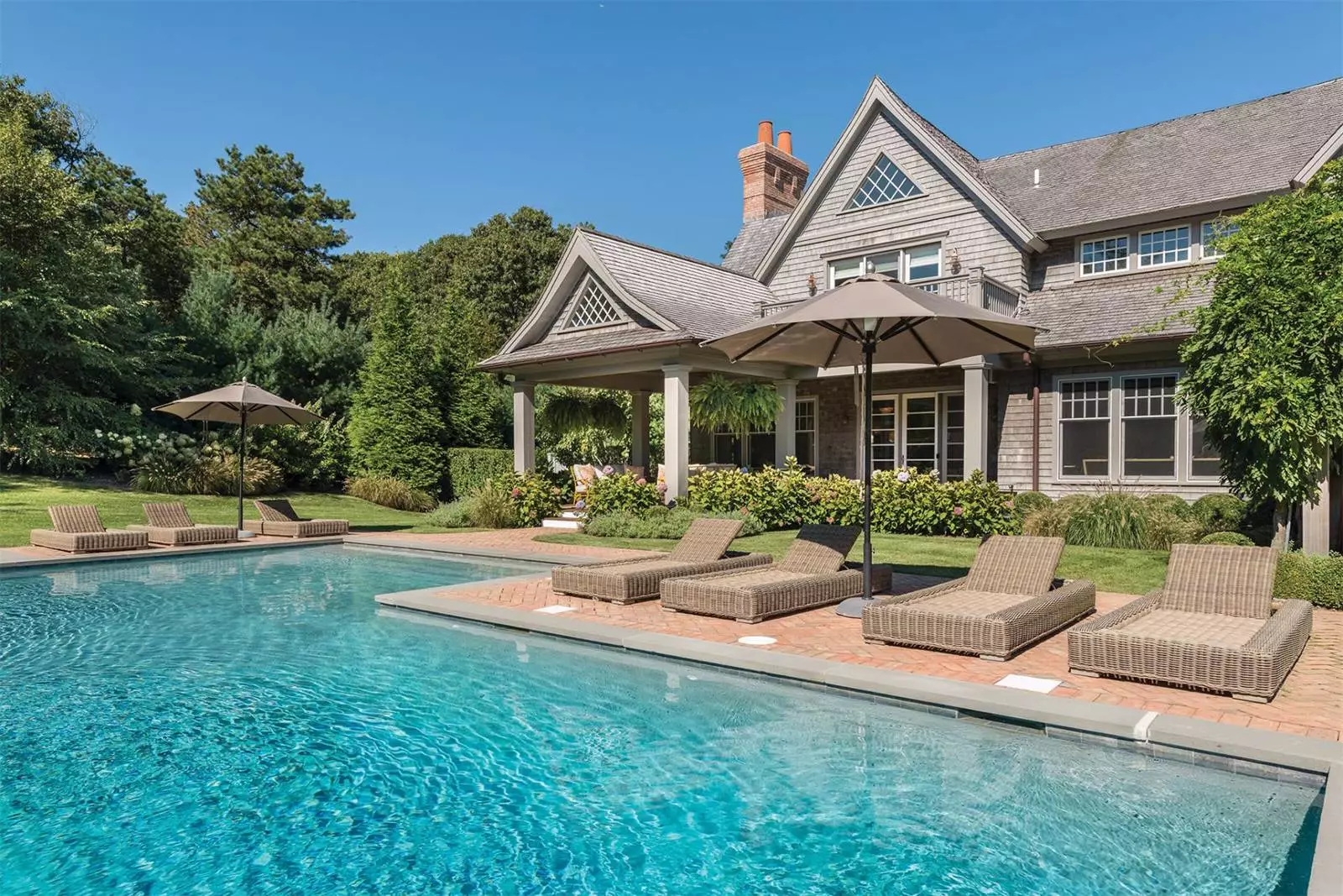 Food Network မှ ချစ်လှစွာသော Katie Lee သည် Hamptons အိမ်ရာကို $5.5M ဖြင့် ရောင်းချခဲ့သည်။ 17367_19