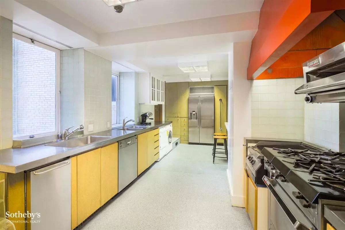 Upper West Side penthouse masterminded troch Italjaanske ûntwerper Ettore Sottsass freget $ 19 miljoen 17506_4