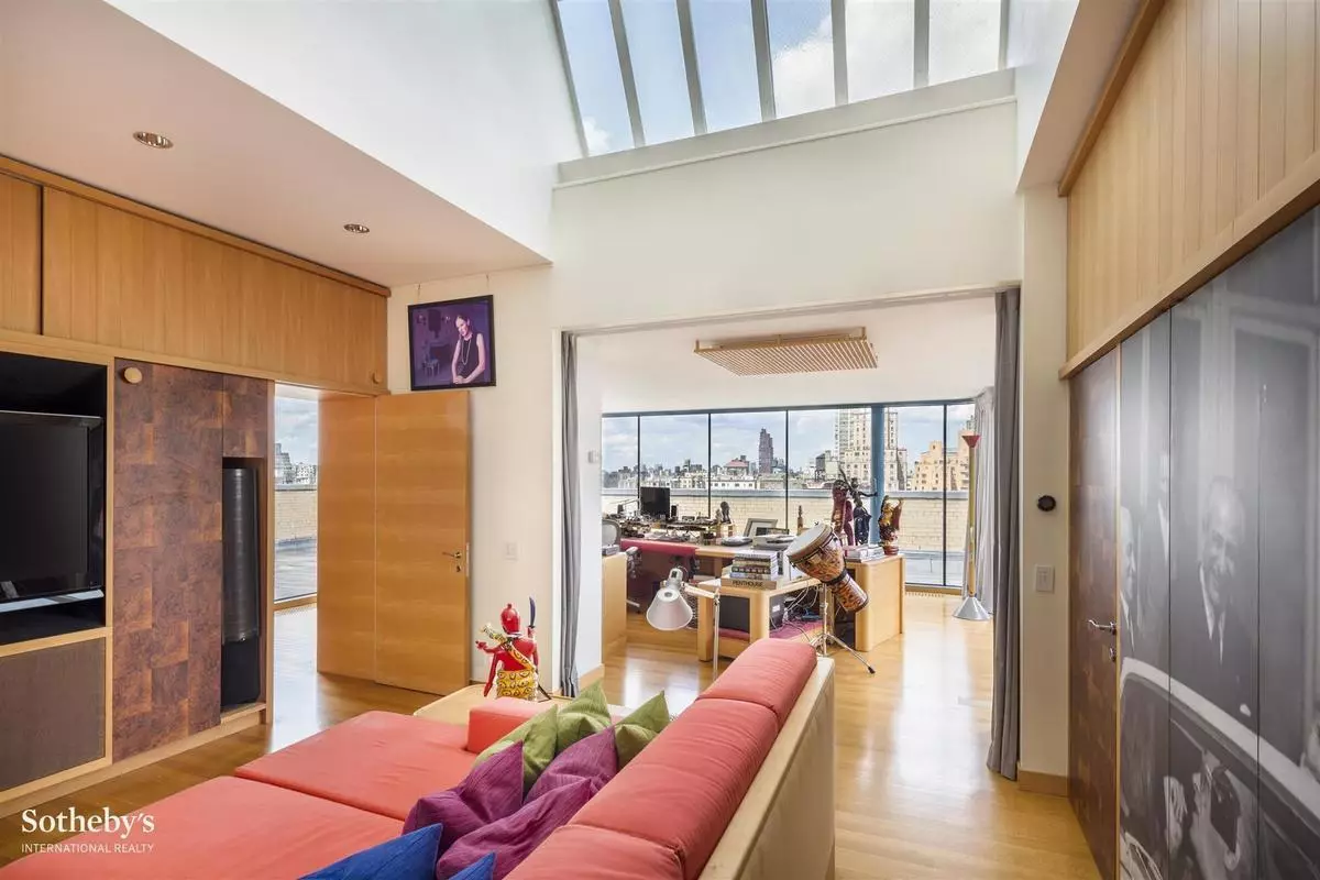 Upper West Side penthouse masterminded troch Italjaanske ûntwerper Ettore Sottsass freget $ 19 miljoen 17506_5