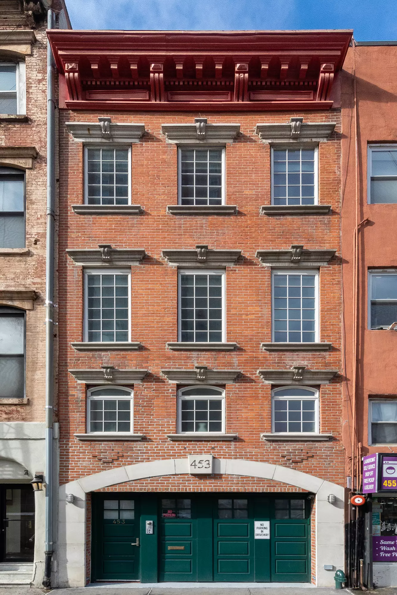 Estacione en su garaje y suba las escaleras en el ascensor en esta casa adosada de $5 millones en Kips Bay 1754_14