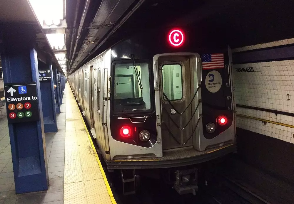 Vai C vilciens ir Ņujorkas metro problēmu cēlonis? 17832_1